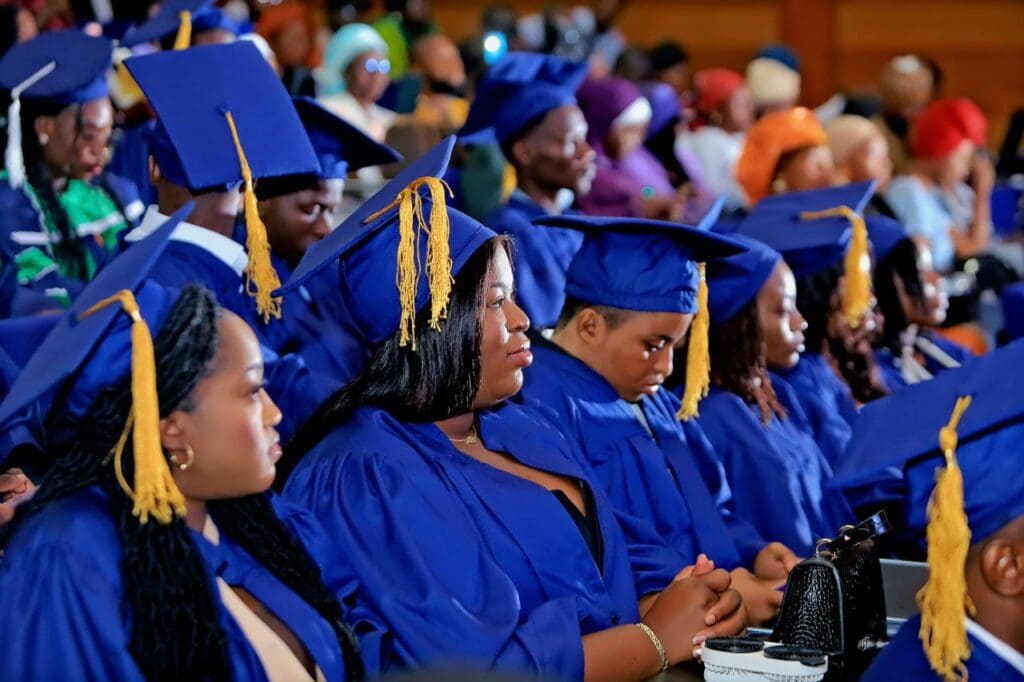 Graduation 2024-UNIABIDJAN :58 Cracks reçoivent leurs diplômes ...